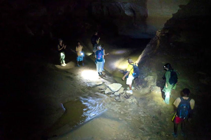 Ankarana Ouest tsingy, cave, lake & sundowners | Rainbow Tours